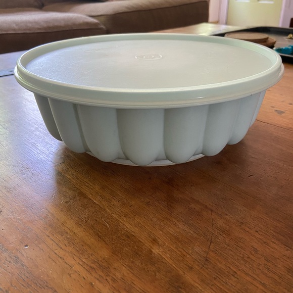 Tupperware | Kitchen | Vintage Tupperware Ice Blue Jello Mold W Lid ...